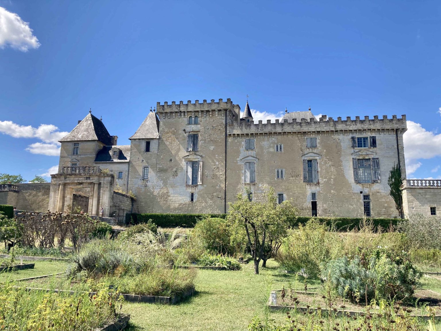 Le château de Vayres, l'un des plus beaux monuments d'Aquitaine - Ô Mon ...
