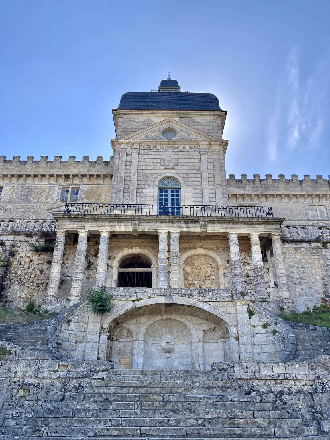 Le château de Vayres, l'un des plus beaux monuments d'Aquitaine - Ô Mon ...