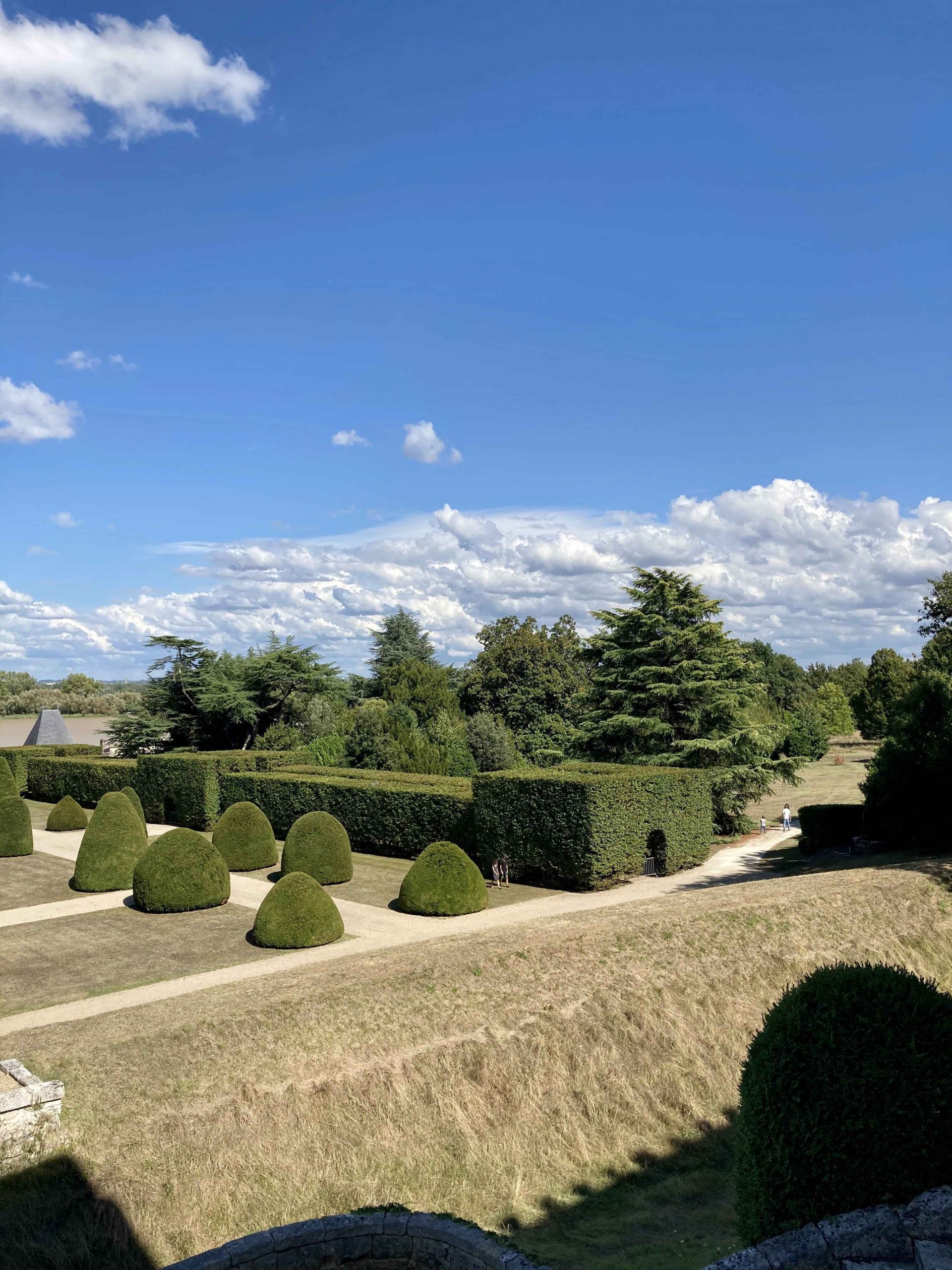 Le château de Vayres, l'un des plus beaux monuments d'Aquitaine - Ô Mon ...