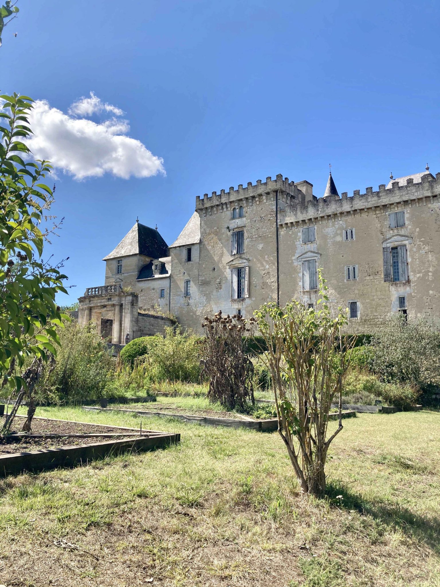 Le château de Vayres, l'un des plus beaux monuments d'Aquitaine - Ô Mon ...